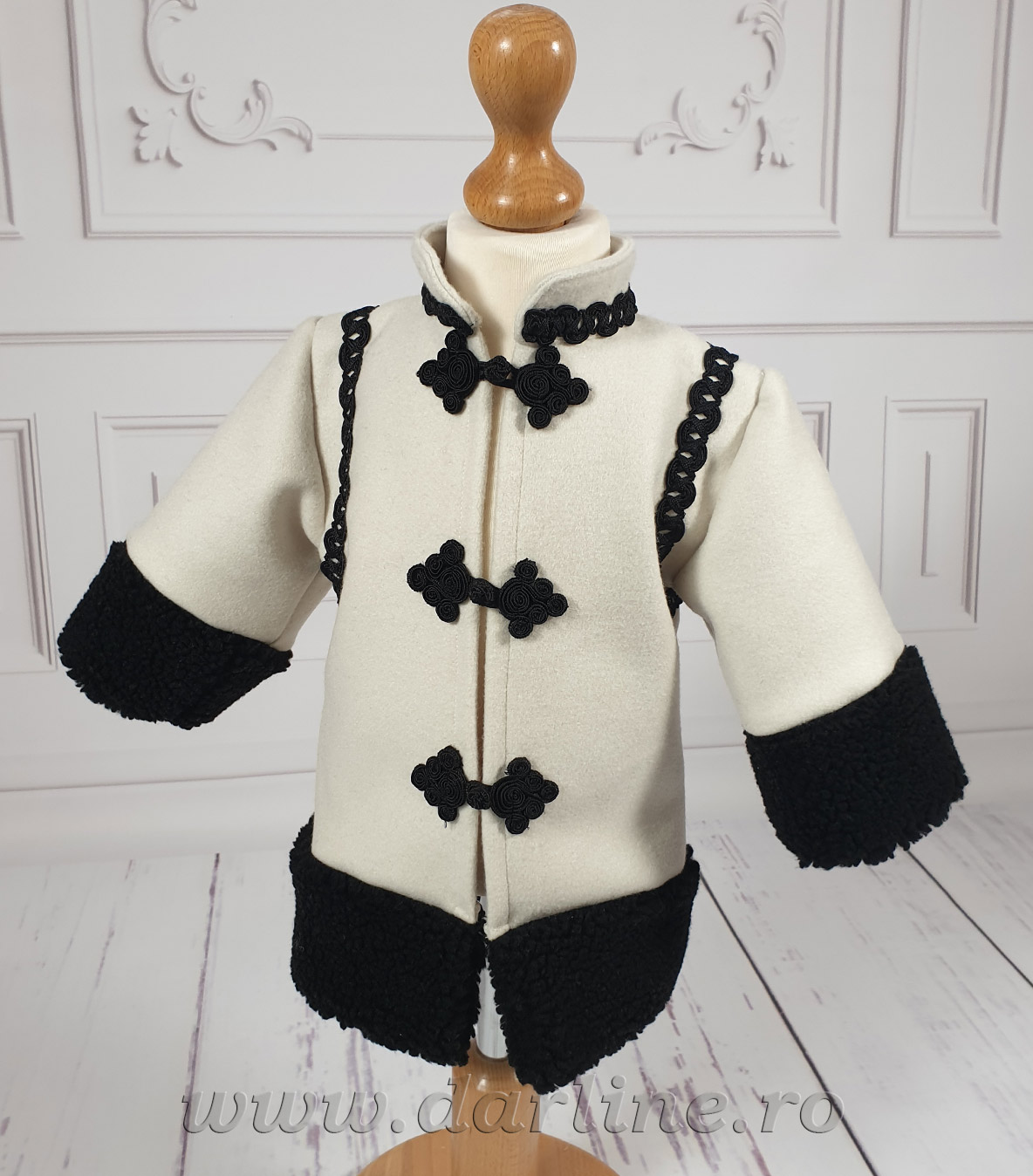 Set traditional cu palton Alecu